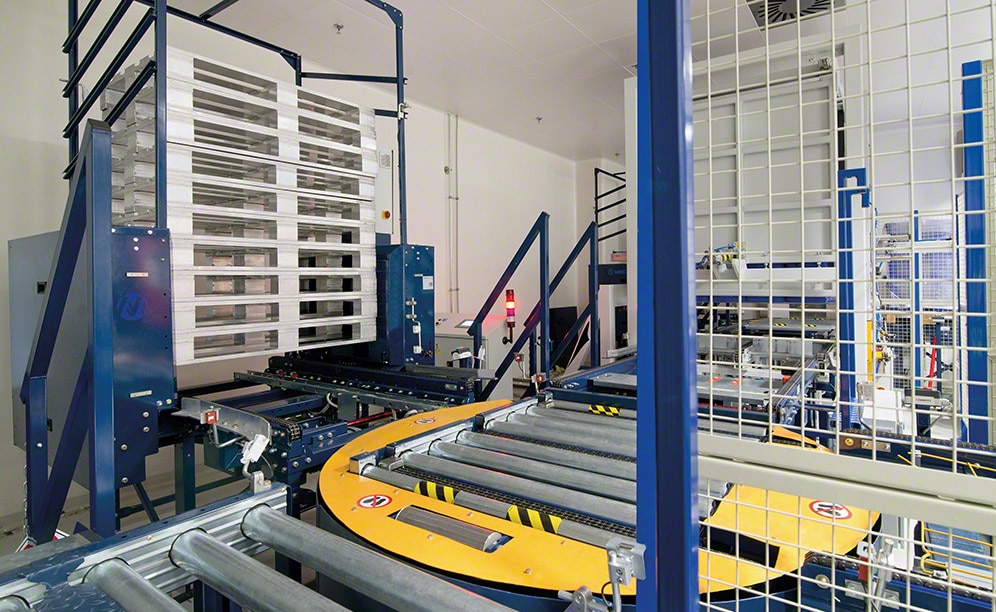 Novartis automatyzuje proces magazynowy - Mecalux.pl